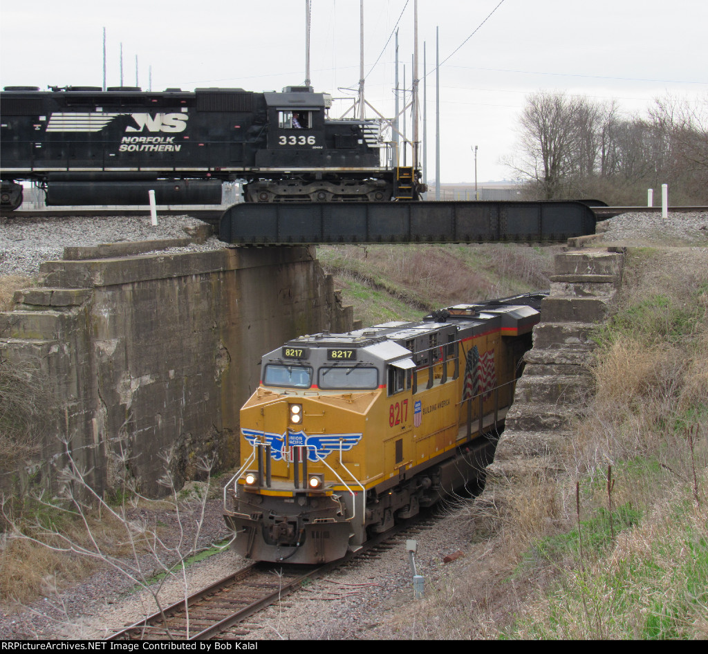 UP 8217 7293 Northbound under NS Bridge & NS 3336 Local Westbound towards Sidney over UP